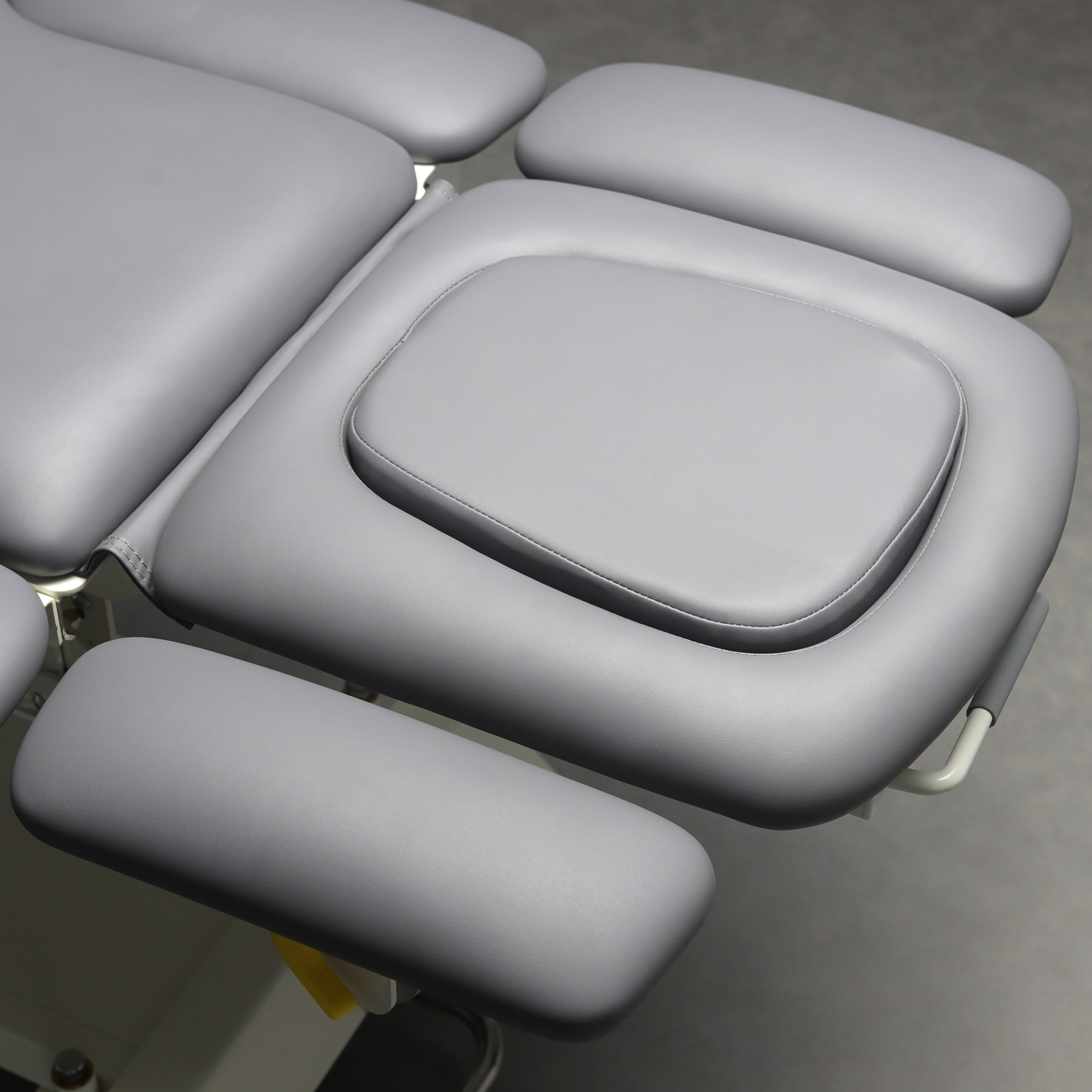 Evero V4 Ergo Electric Treatment Table - Medpoint